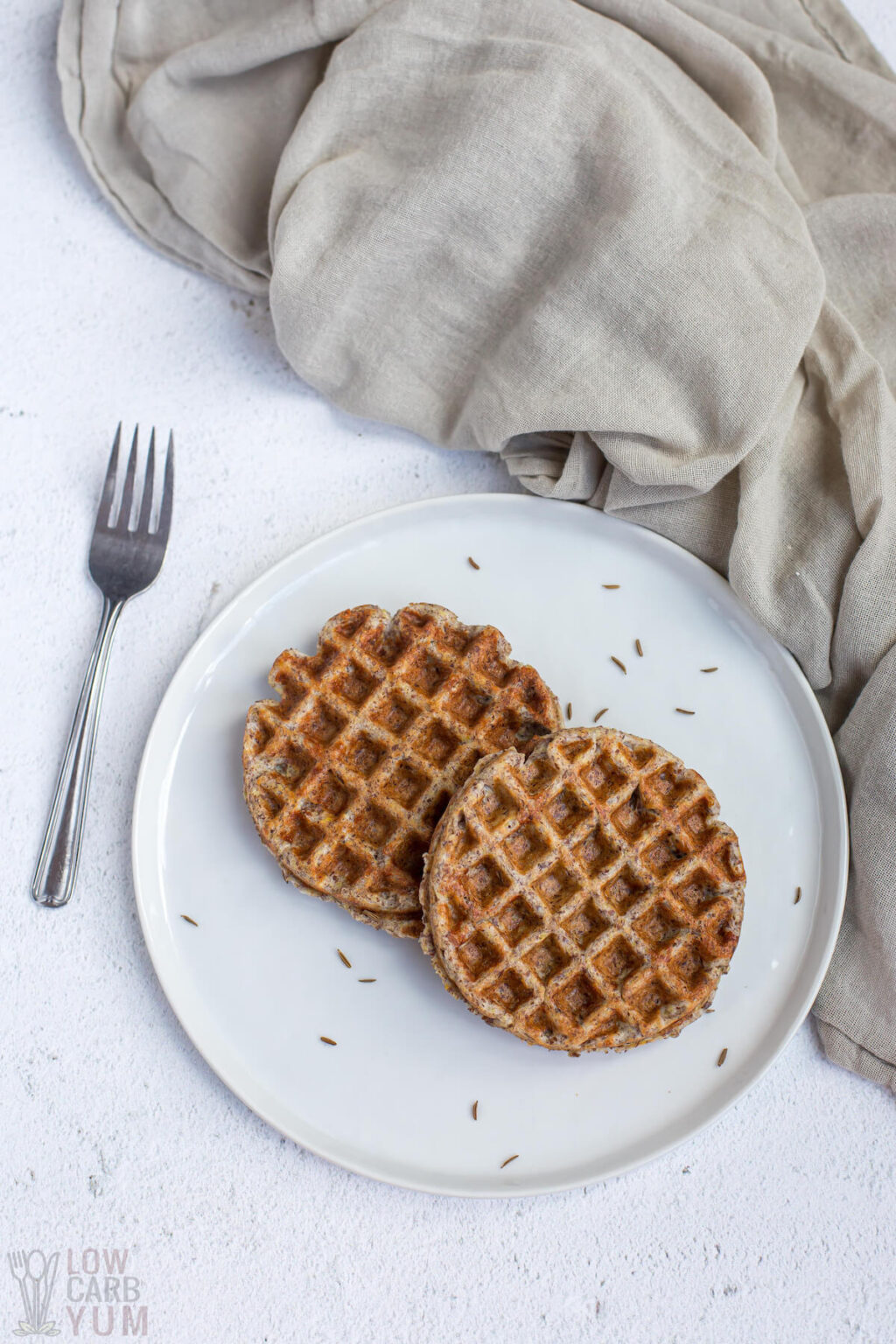 Easy Keto Rye Bread Chaffles Recipe - Low Carb Yum