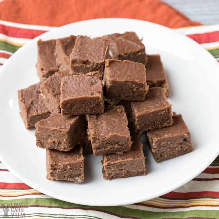 Easy Chocolate Peanut Butter Fudge Recipe - Low Carb Yum
