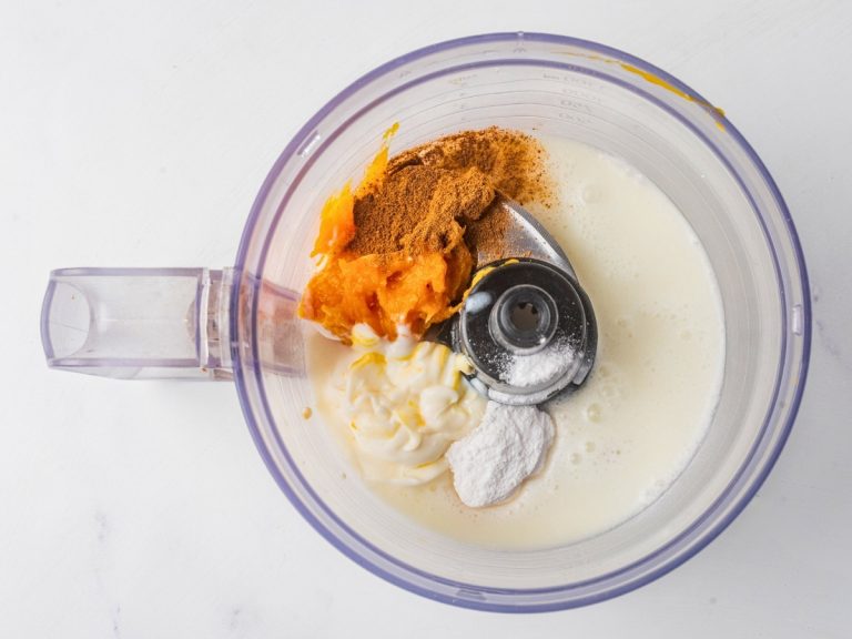 Healthy Pumpkin Smoothie (With Pumpkin Pie Spice) - Low Carb Yum